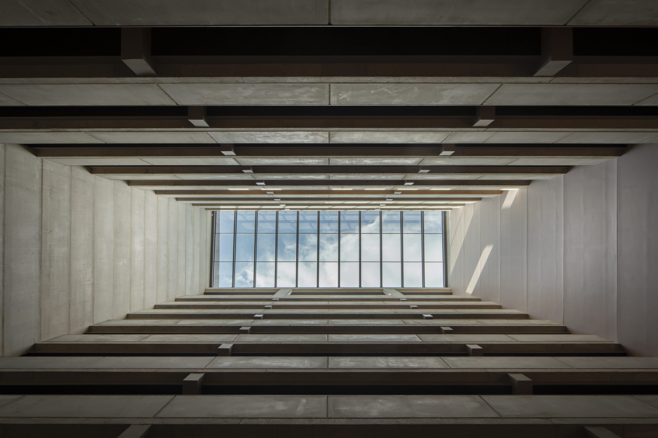 Tim Groom unwraps mill-inspired housing in Manchester