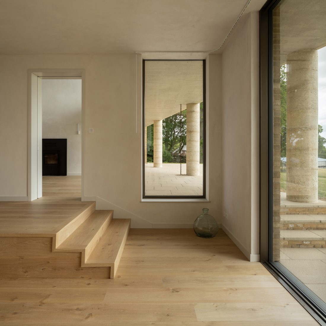 Sandy Rendel Architects completes colonnaded villa in South Downs