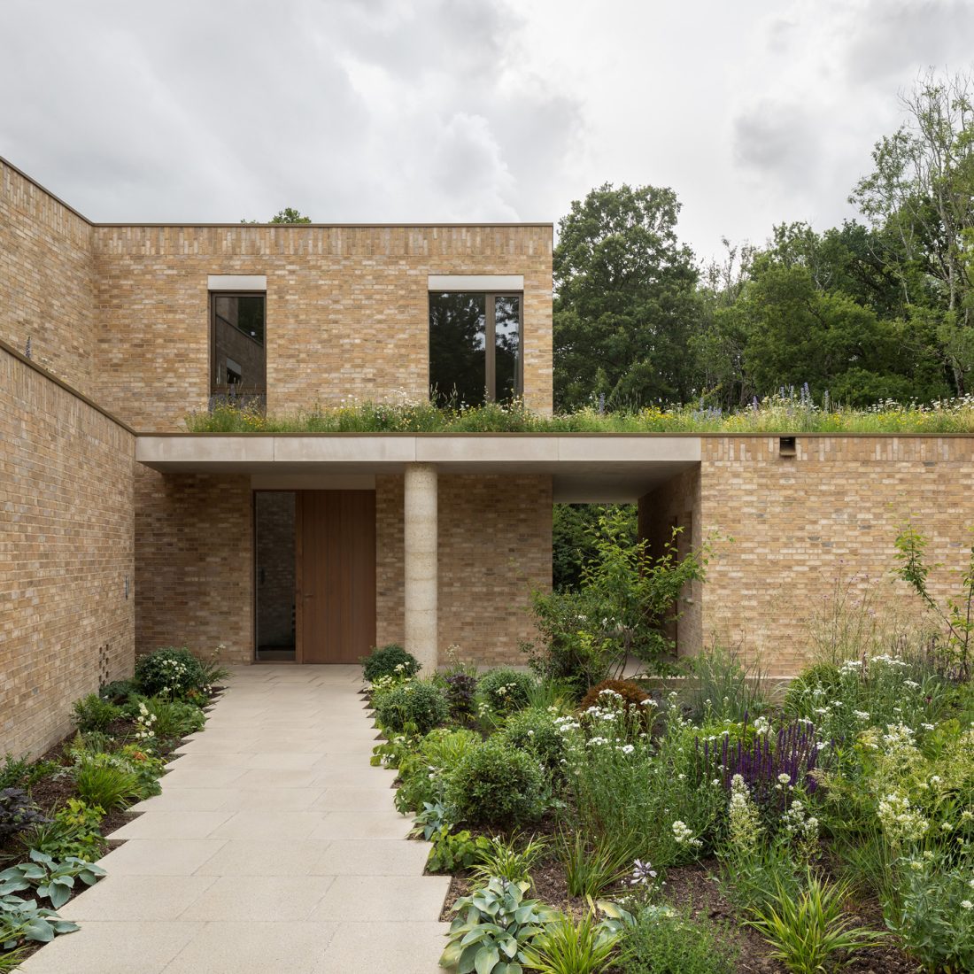 Sandy Rendel Architects completes colonnaded villa in South Downs