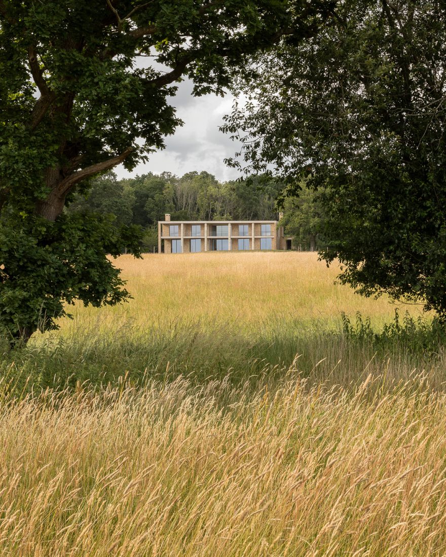 Sandy Rendel Architects completes colonnaded villa in South Downs