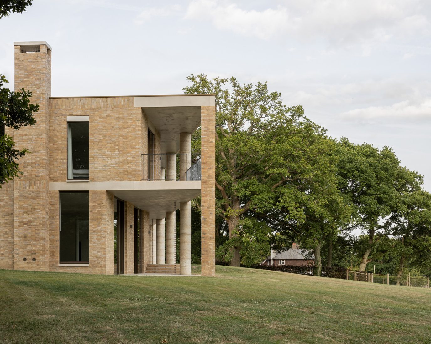 Sandy Rendel Architects completes colonnaded villa in South Downs