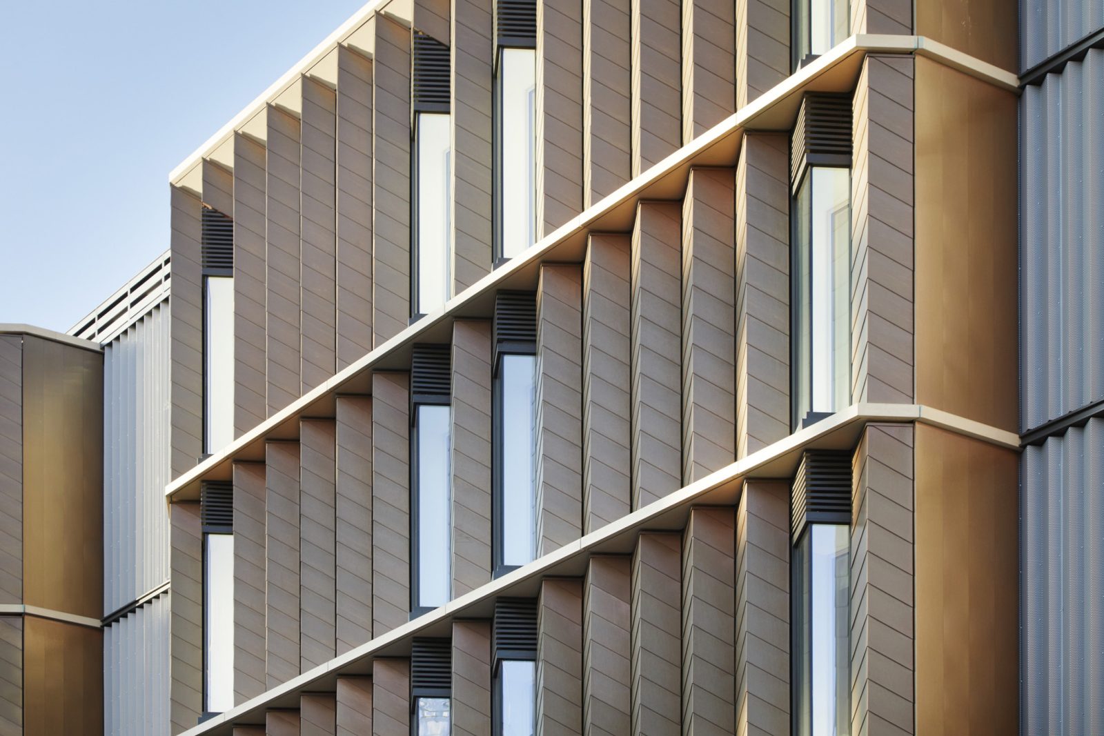 Sheppard Robson completes linear urban block along Farringdon Road