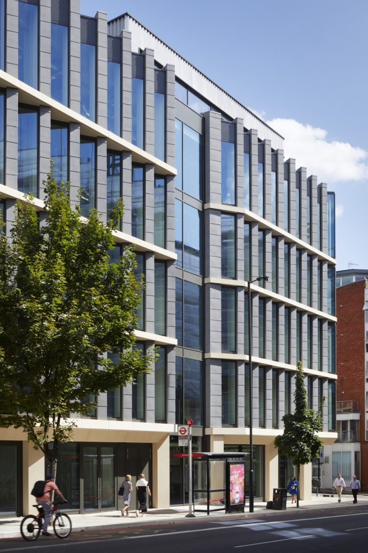 Sheppard Robson completes linear urban block along Farringdon Road