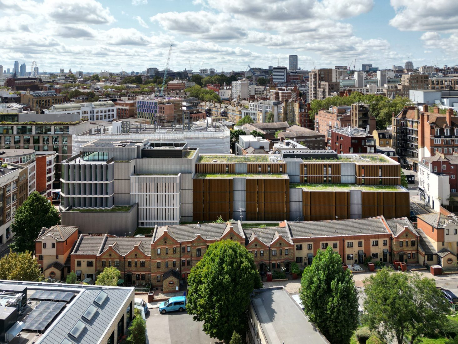 Sheppard Robson completes linear urban block along Farringdon Road
