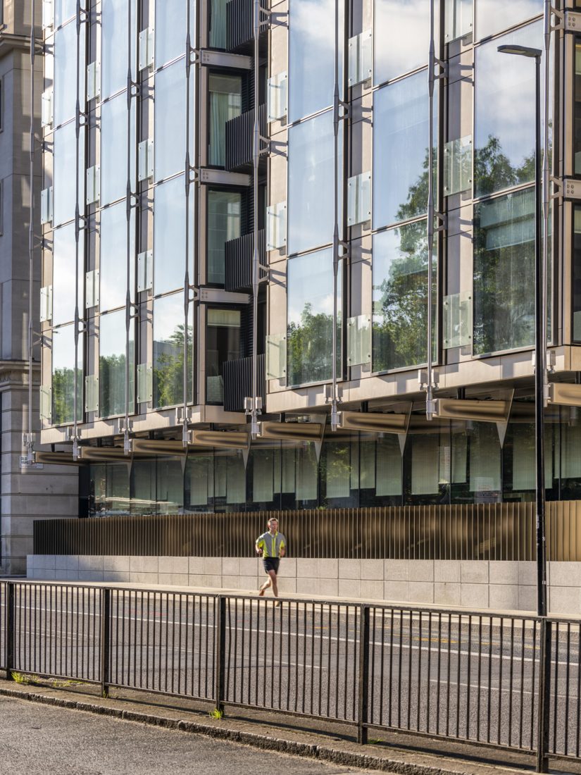 RSHP completes luxury London hotel with part-suspended floor structure