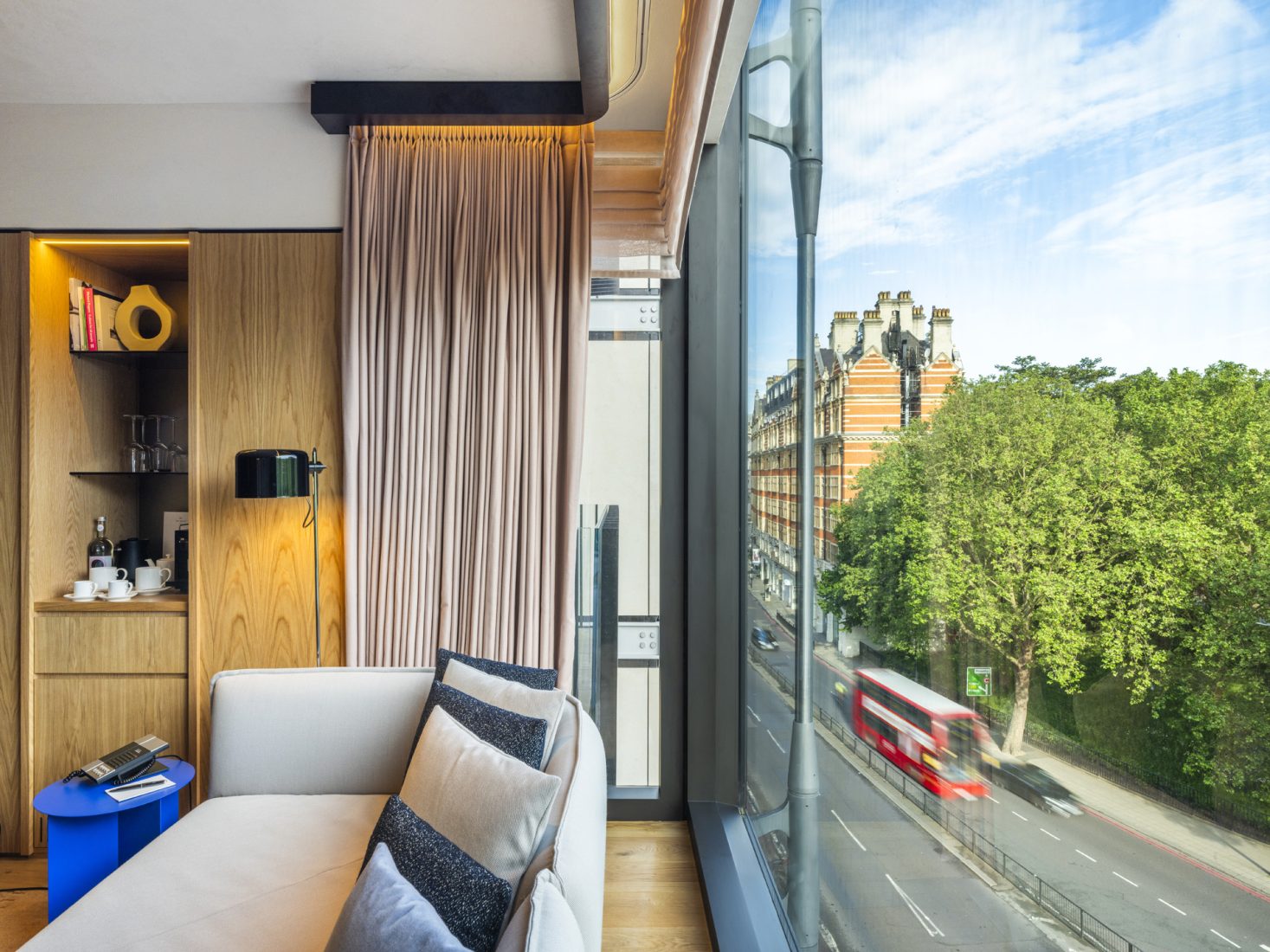 RSHP completes luxury London hotel with part-suspended floor structure