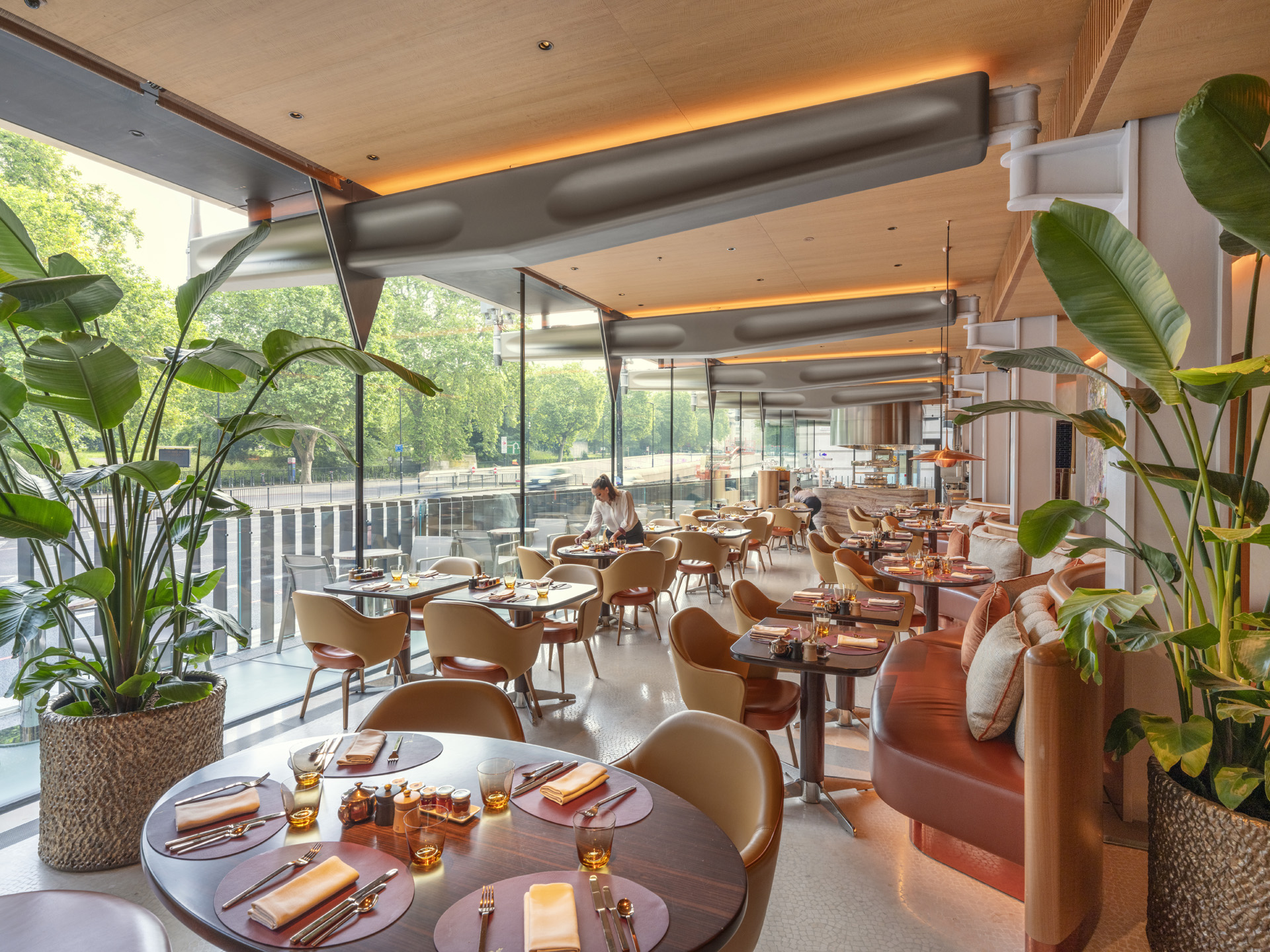 RSHP completes luxury London hotel with part-suspended floor structure