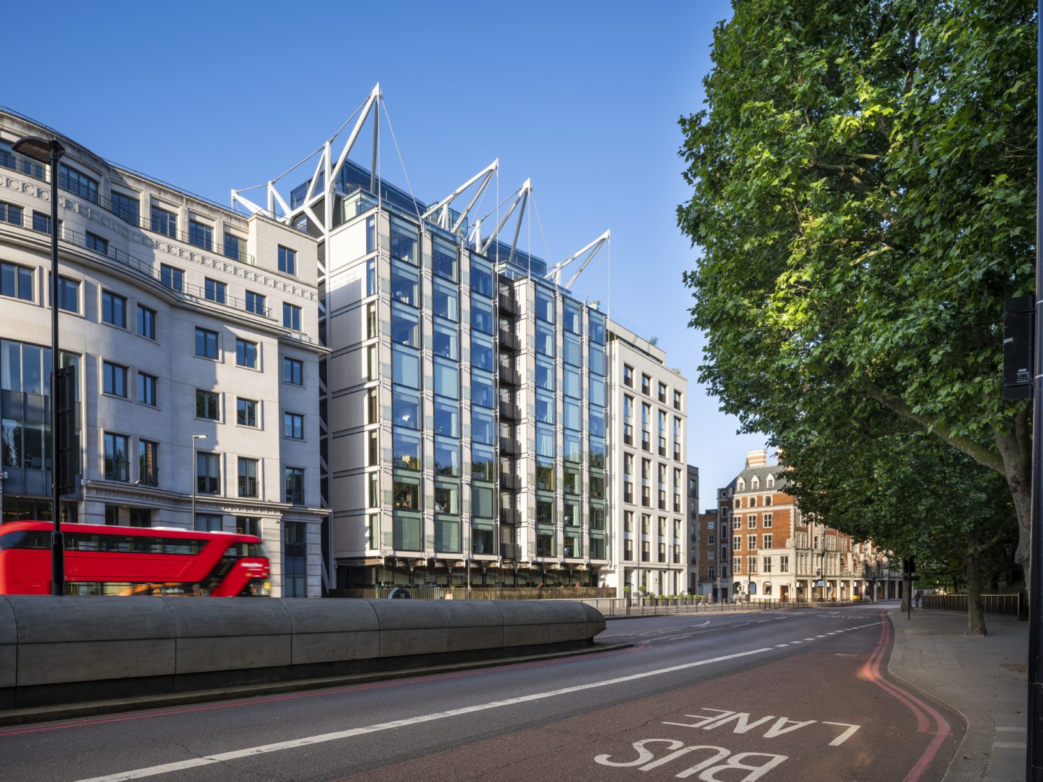 RSHP completes luxury London hotel with part-suspended floor structure