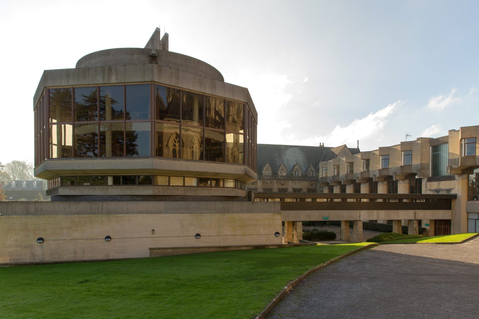Modernist Somerset library with octagonal reading room listed