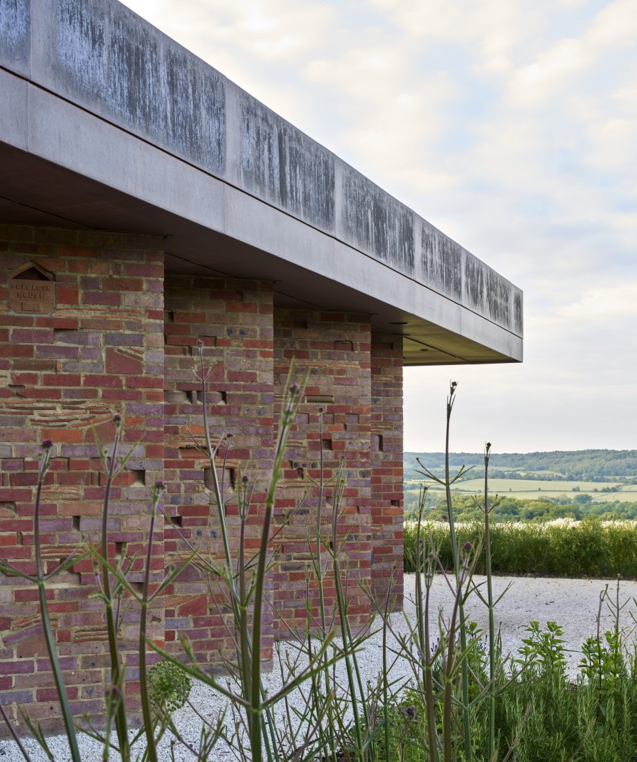 Kirkland Fraser Moor builds ‘bungaroosh’ Paragraph 84 home