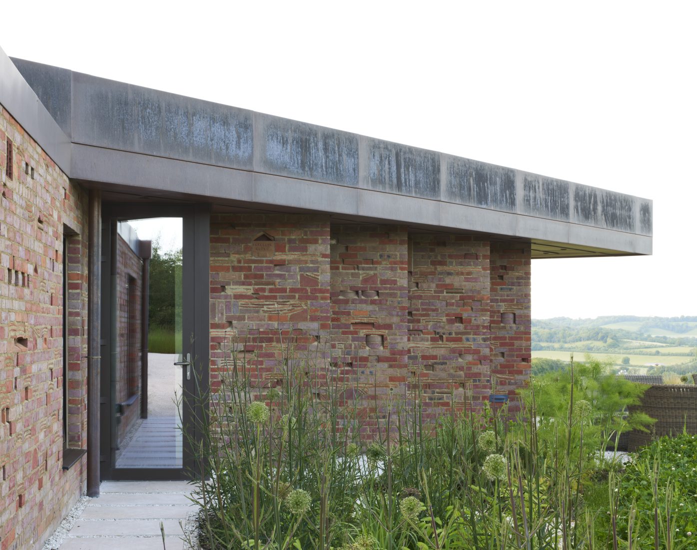 Kirkland Fraser Moor builds ‘bungaroosh’ Paragraph 84 home