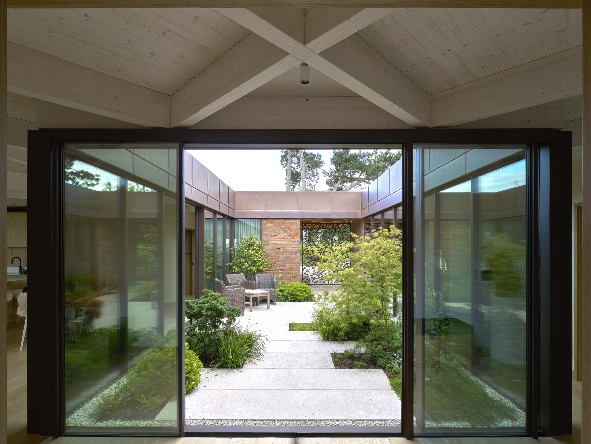 Kirkland Fraser Moor builds ‘bungaroosh’ Paragraph 84 home
