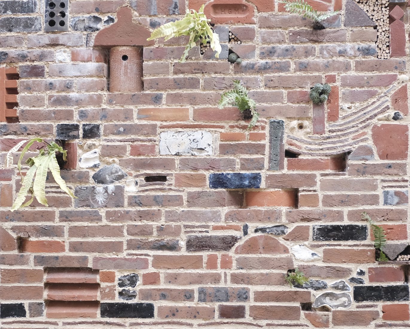 Kirkland Fraser Moor builds ‘bungaroosh’ Paragraph 84 home