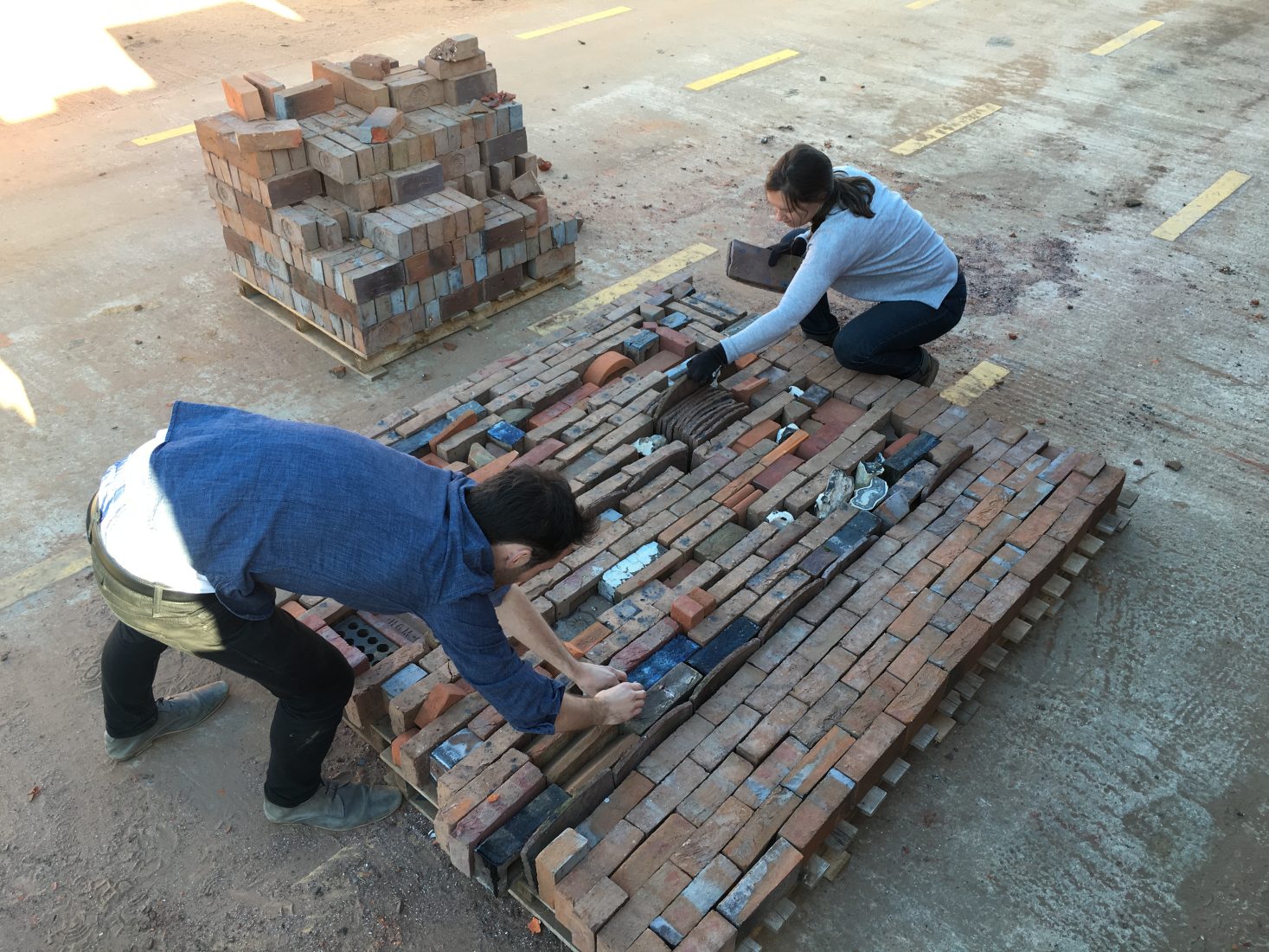 Kirkland Fraser Moor builds ‘bungaroosh’ Paragraph 84 home