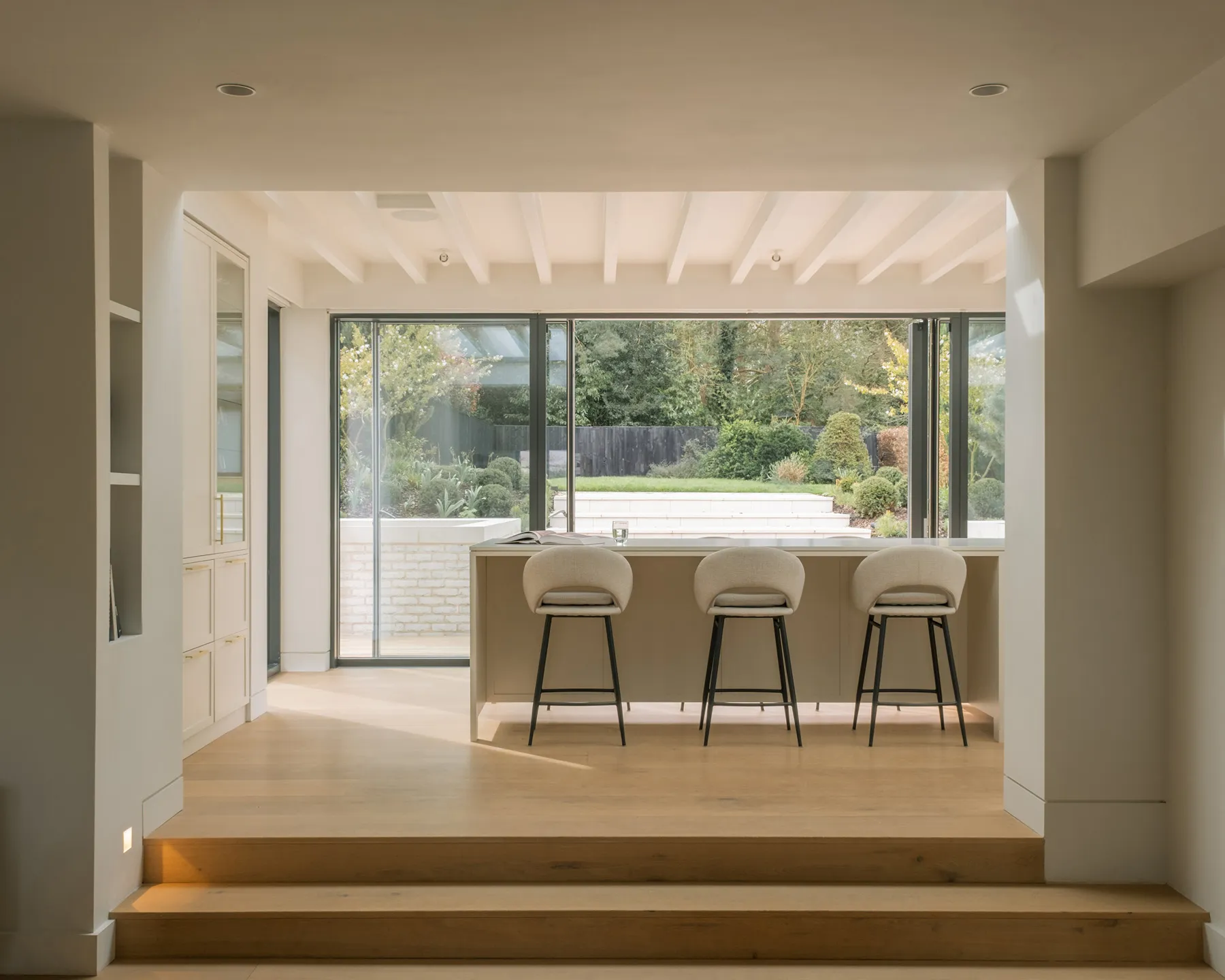 Mistry Swire completes pared-back remodelling of 1930s house