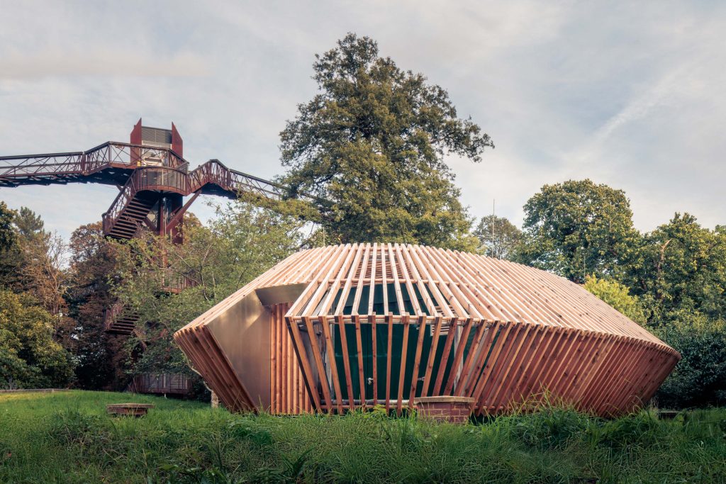 Hugh Broughton designs fallen-leaf-inspired pump house at Kew Gardens