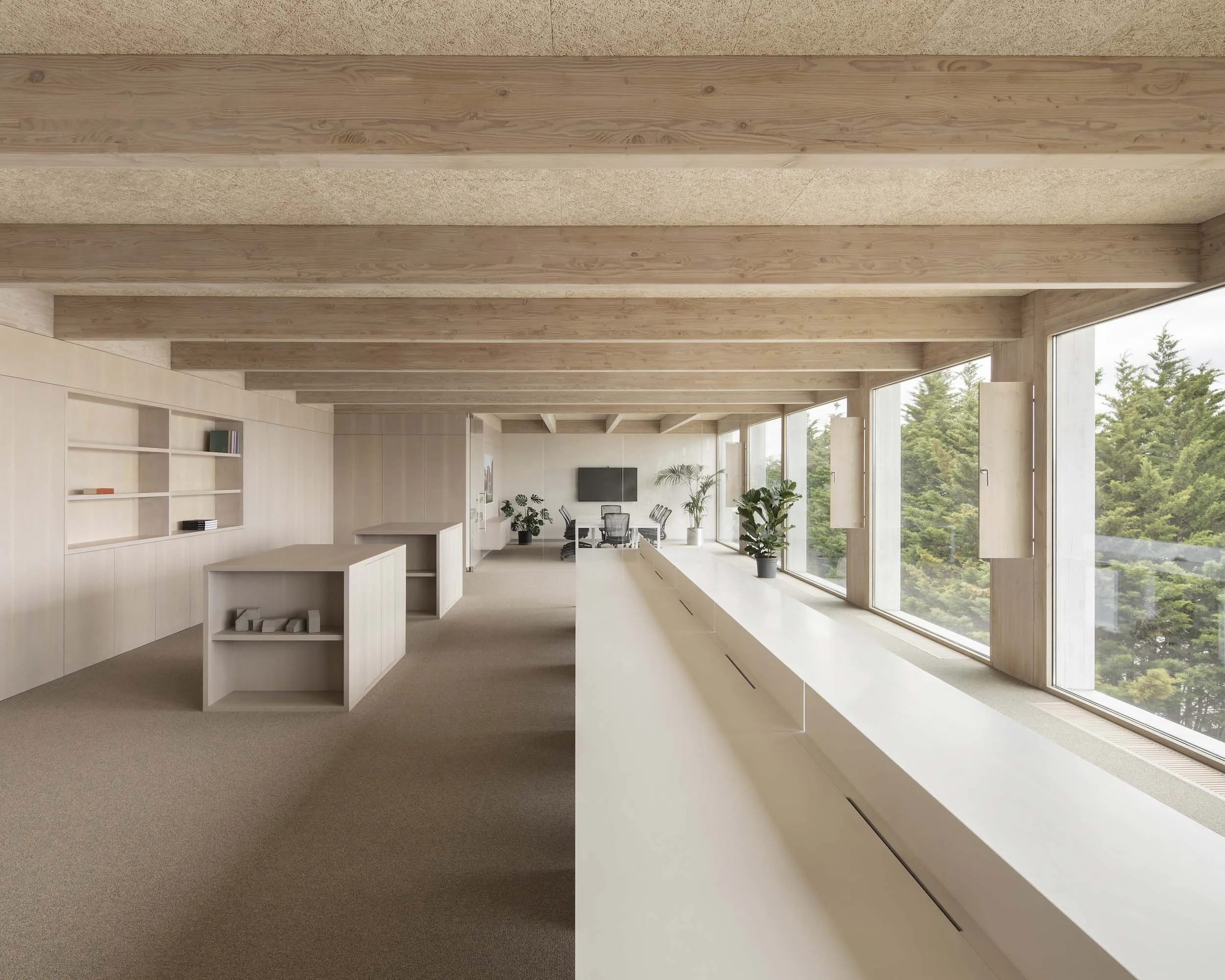 Thomas-McBrien Architects designs glulam ‘pavilion’ atop contractor’s HQ