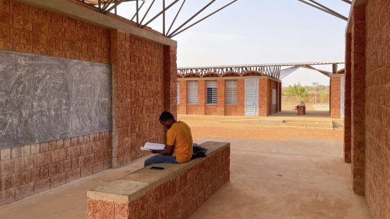 Article 25 completes eight classrooms in Niger