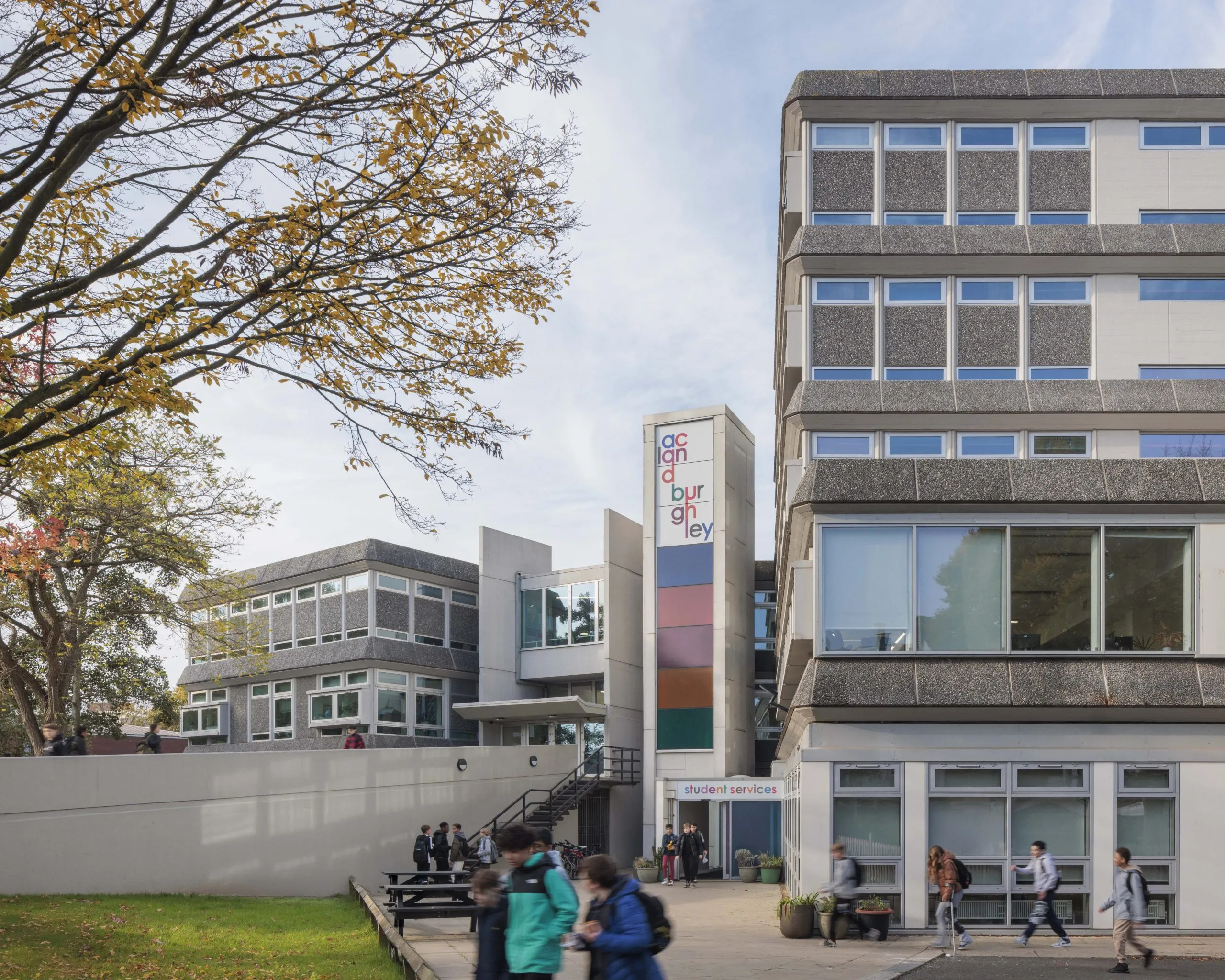 Tuckey Design Studio revamps interiors of listed Brutalist north London ...