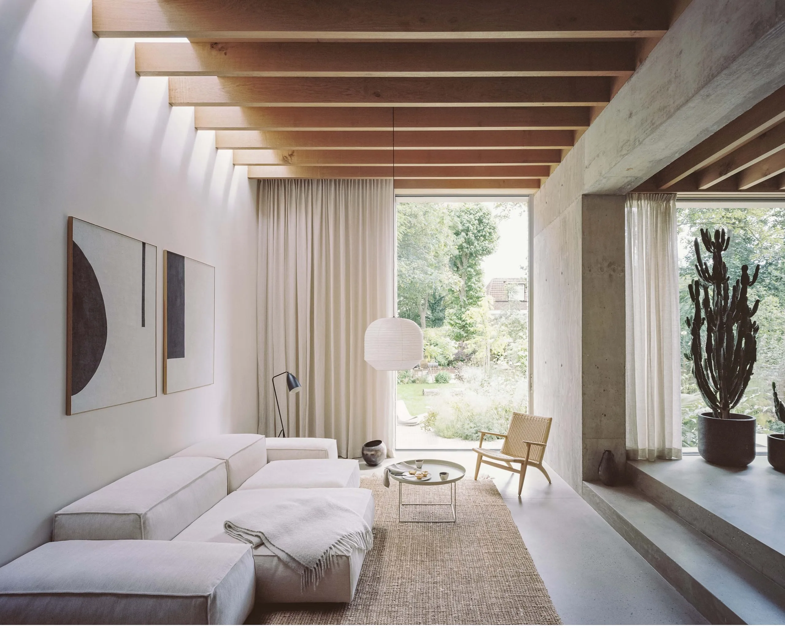 Bindloss Dawes reworks house with concrete cruciform extension