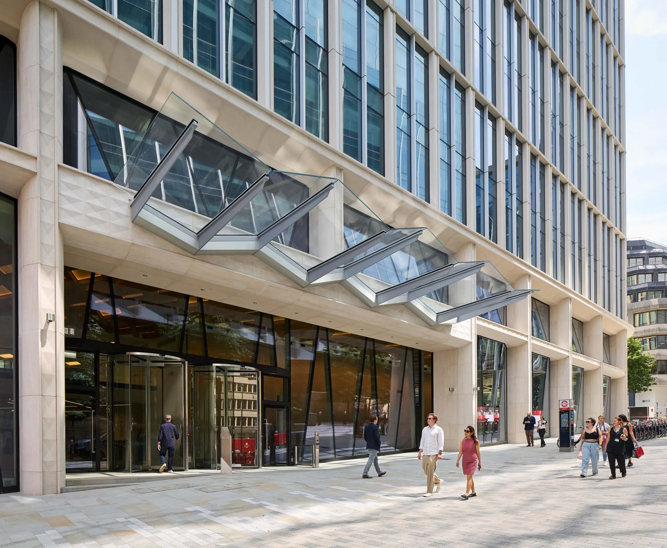tp bennett replaces PoMo Stonecutter Court in Farringdon with offices