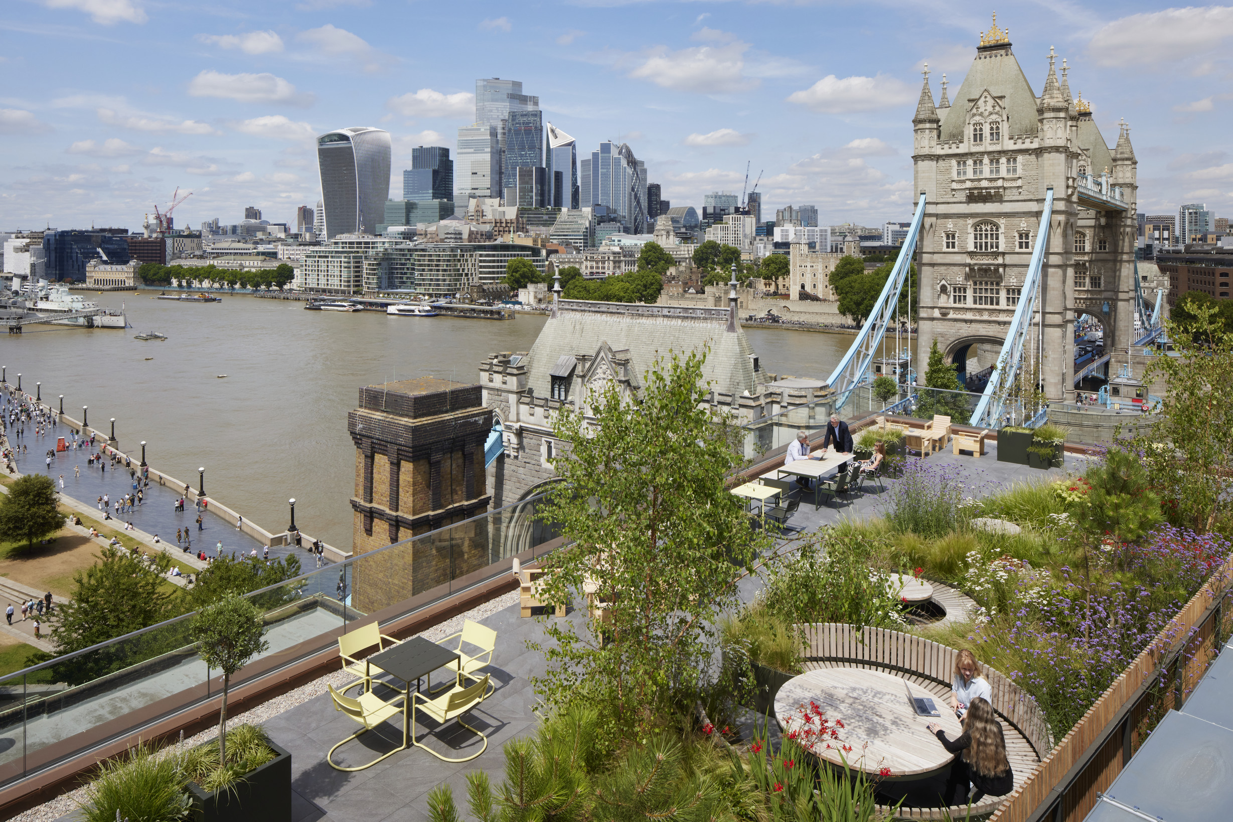 Stiff + Trevillion completes workspace overlooking Tower Bridge