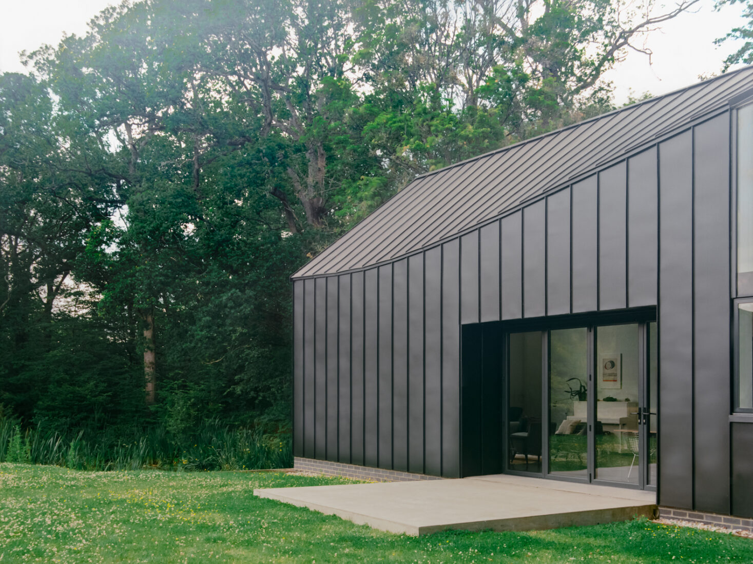 Andy Martin Architecture completes twisted house in Kent