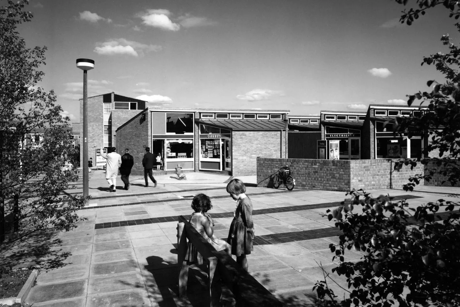 Government needs to show it has got a grip on new towns delivery, peers say