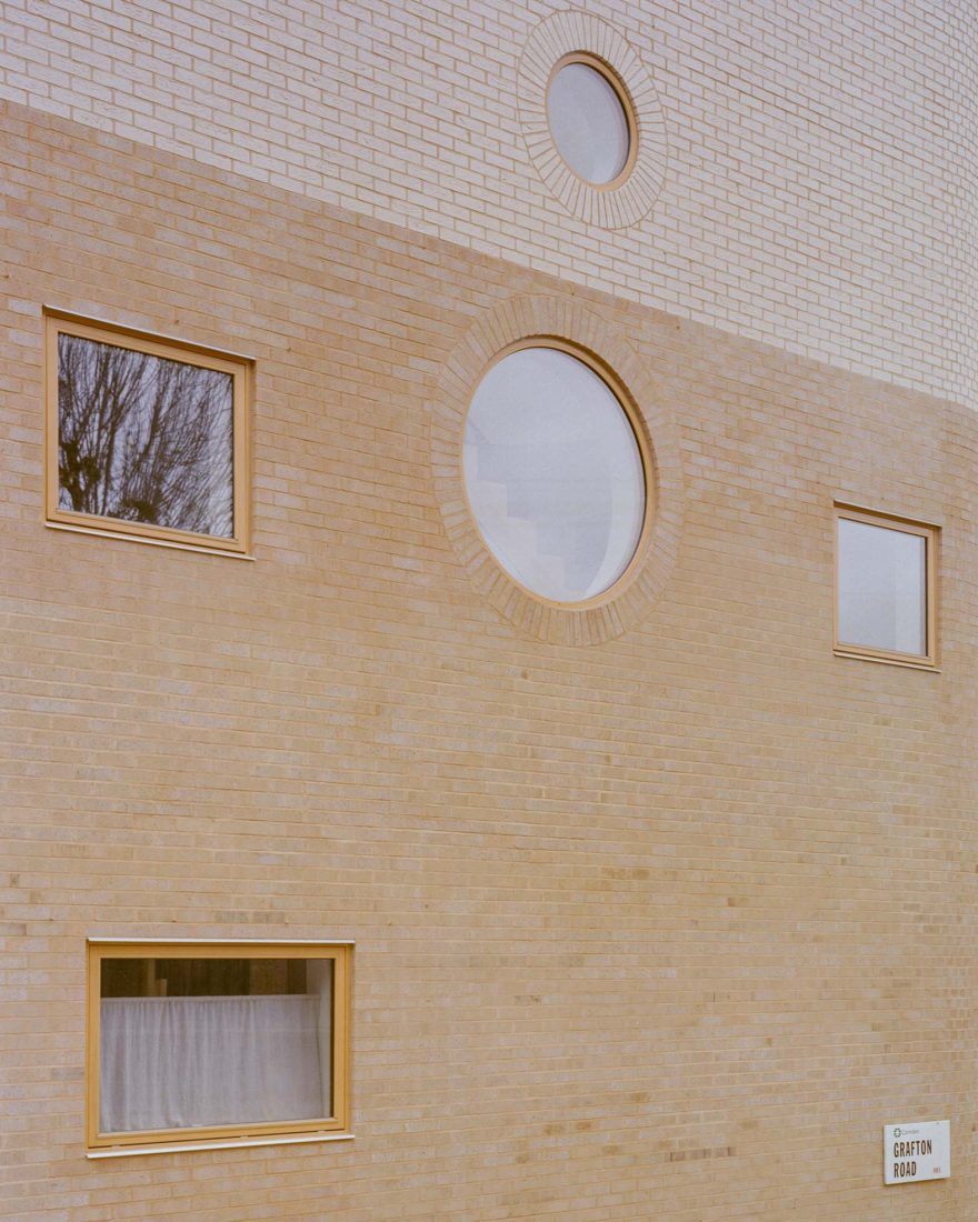 NIKJOO completes ‘playful’ curved infill scheme in north London