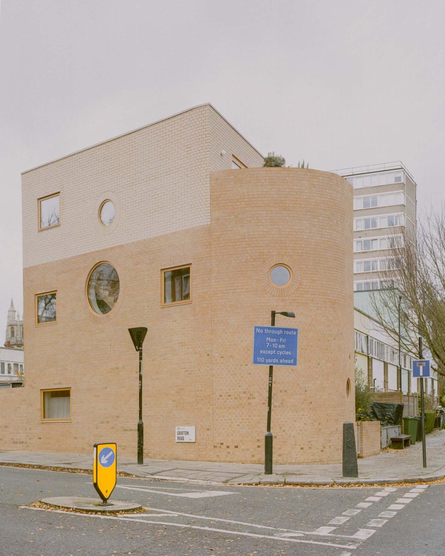 NIKJOO completes ‘playful’ curved infill scheme in north London