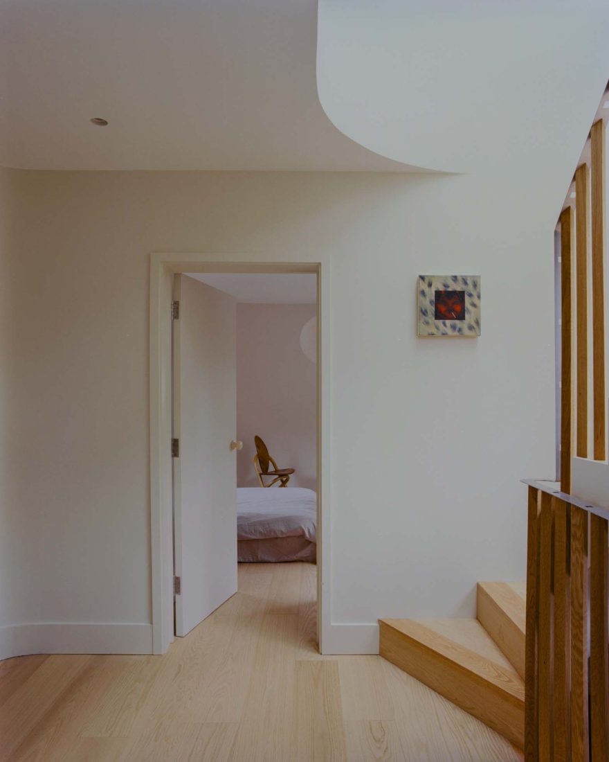 NIKJOO completes ‘playful’ curved infill scheme in north London
