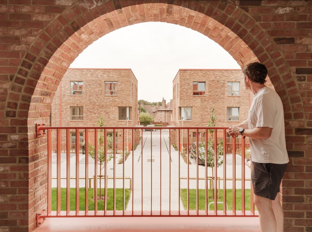 Metropolitan Workshop completes Arts and Crafts homes on 1920s Lewisham ...